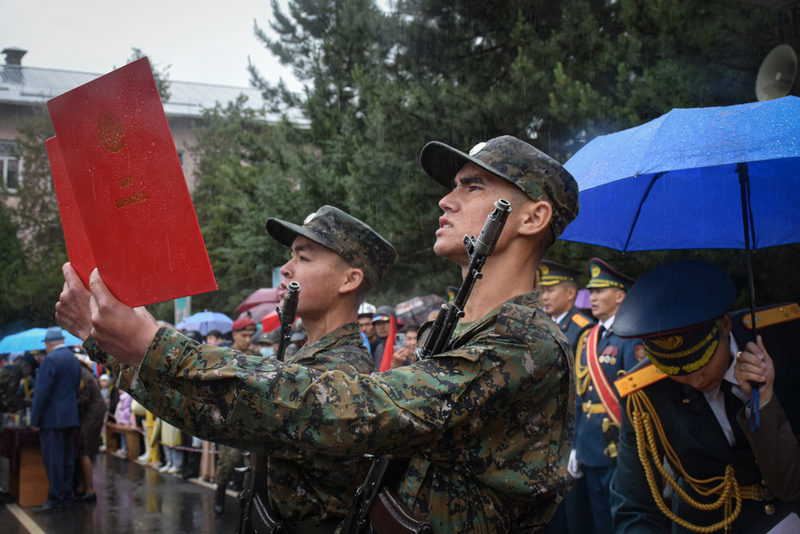 New convoy conscripts sworn in - AKIpress News Agency