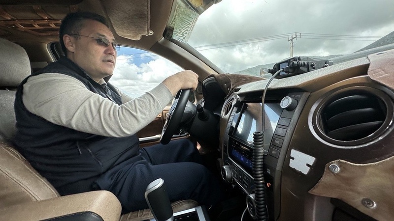 President Japarov meets MadWay Rally team, drives in Mad Max style car ...