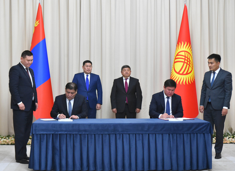 Kyrgyzstan, Mongolia sign bilateral documents - AKIpress News Agency