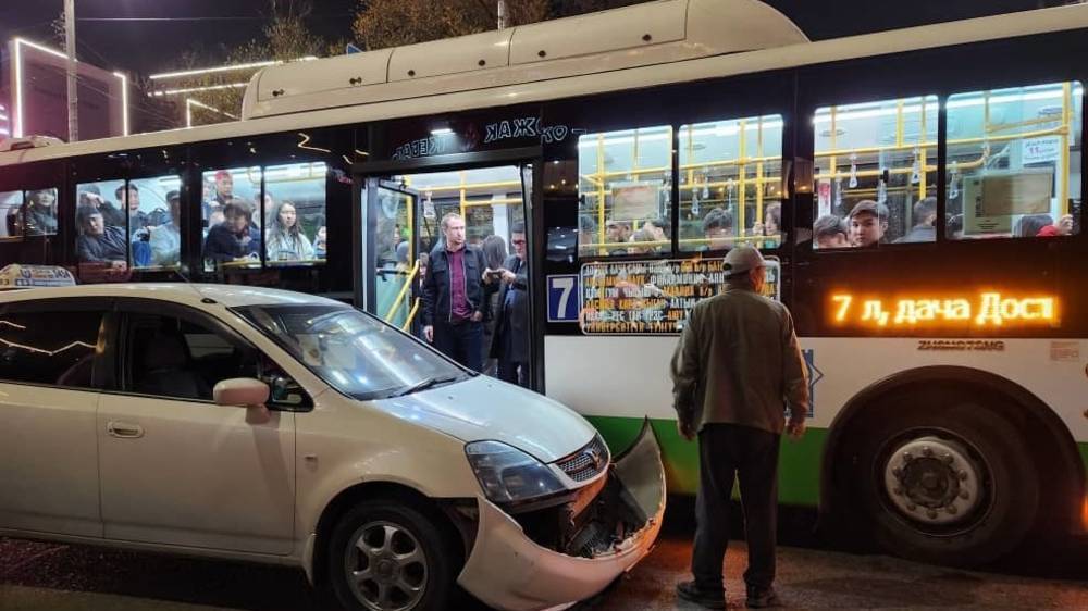 В столкновении автобуса и «Хонды» виноват водитель легковушки, - мэрия